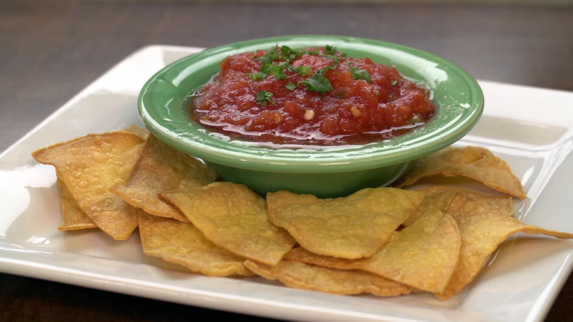 Fresh Salsa with Baked Chips | Chickasaw.tv